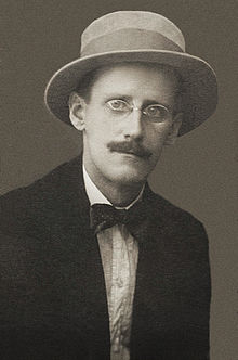 La statua di James Joyce – Svevo Virtual Tour
